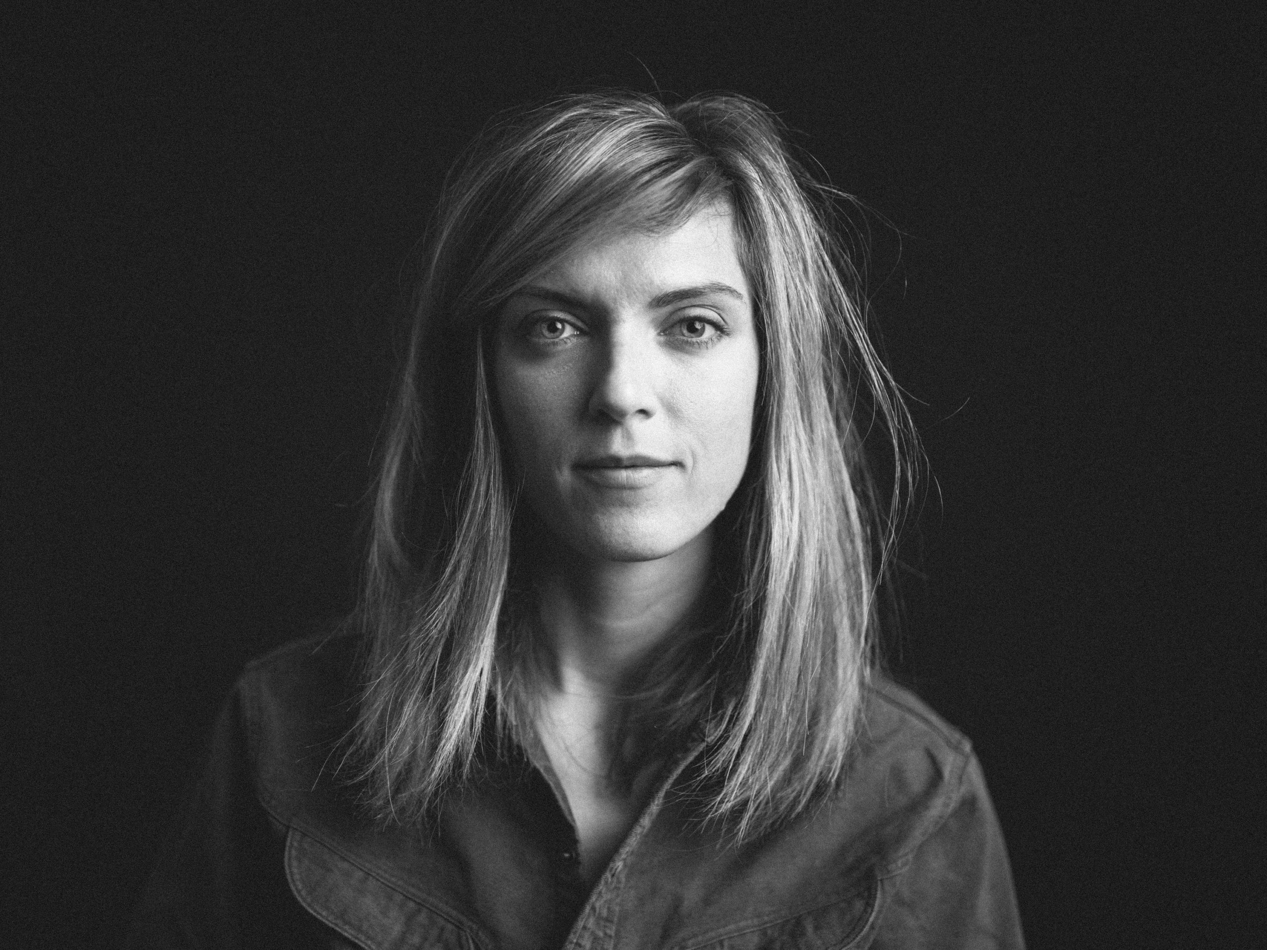 Meet&Drink avec Ellie, chanteuse auteure compositrice - Socialize Magazine