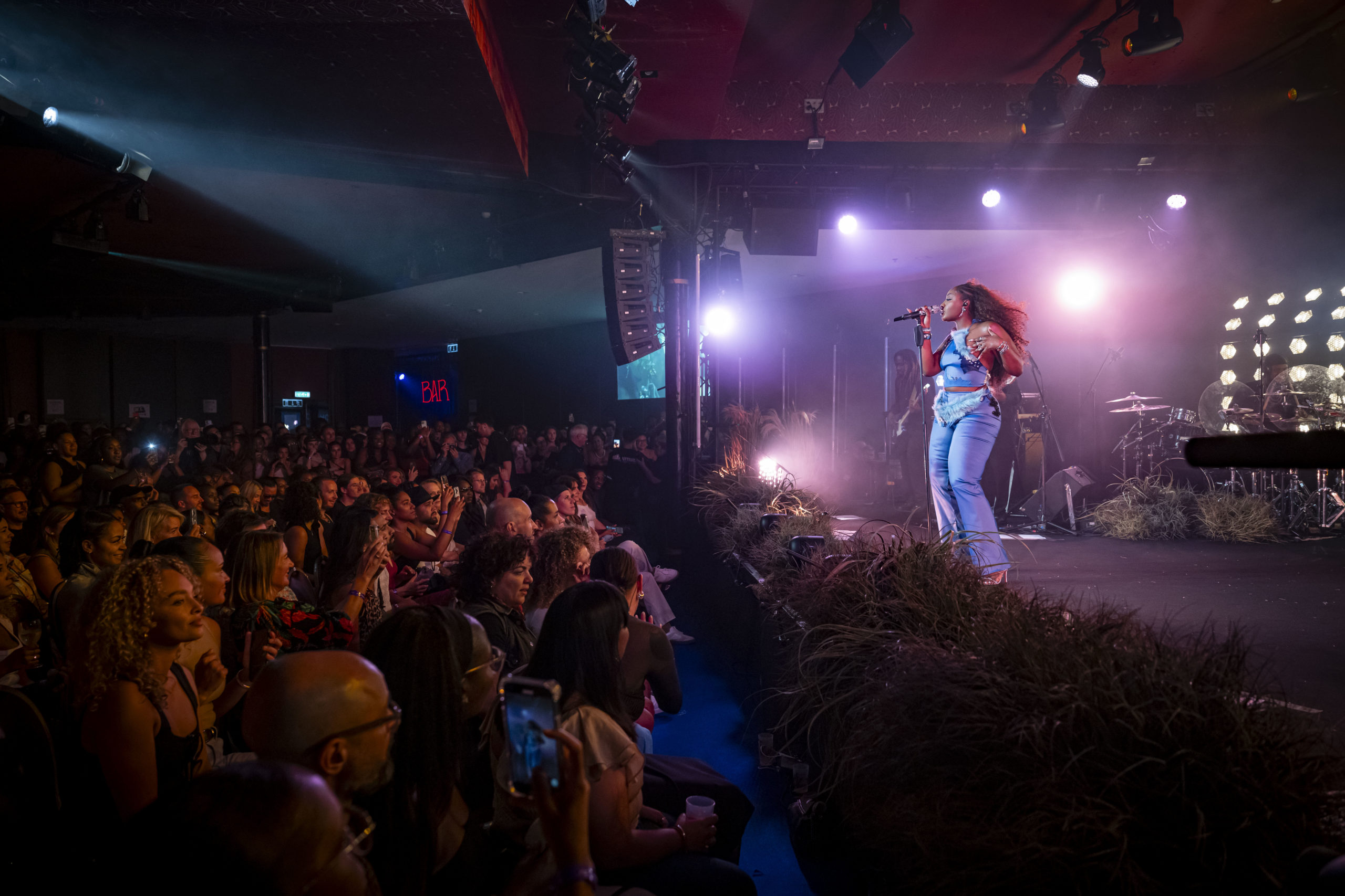 Tems illumine la scène du Casino au Montreux Jazz Festival 2024 ...